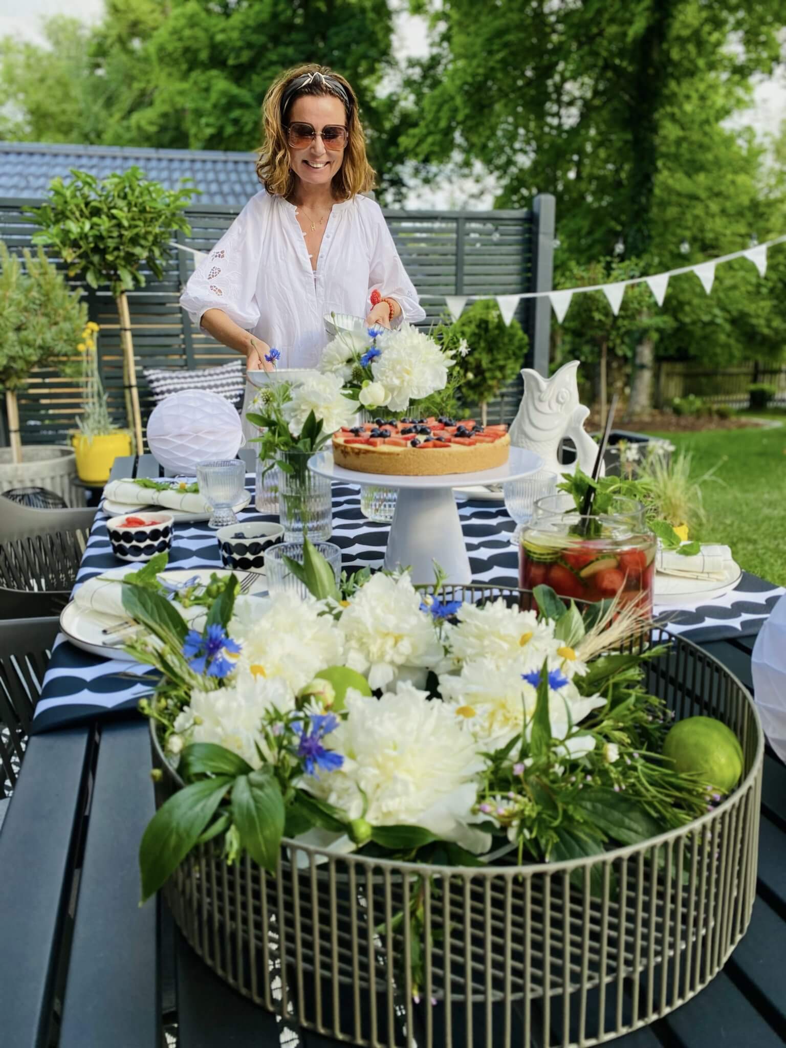 Midsommar: Mit wenig Aufwand eine schöne Sommer-Tischdeko ...
